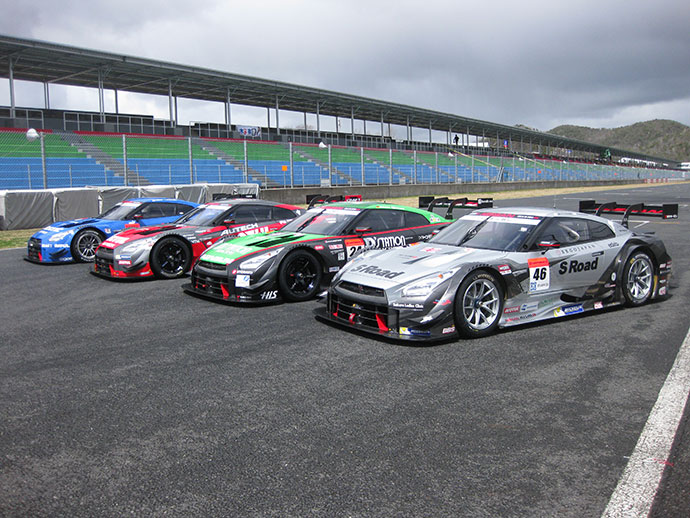 GT500 S Road MOLA GT-R : エスロード株式会社